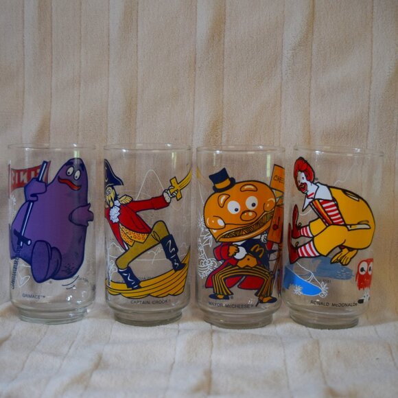 McDonald's | Kitchen | Vintage Set Of 4 Ronald Mcdonald Glasses 977 ...